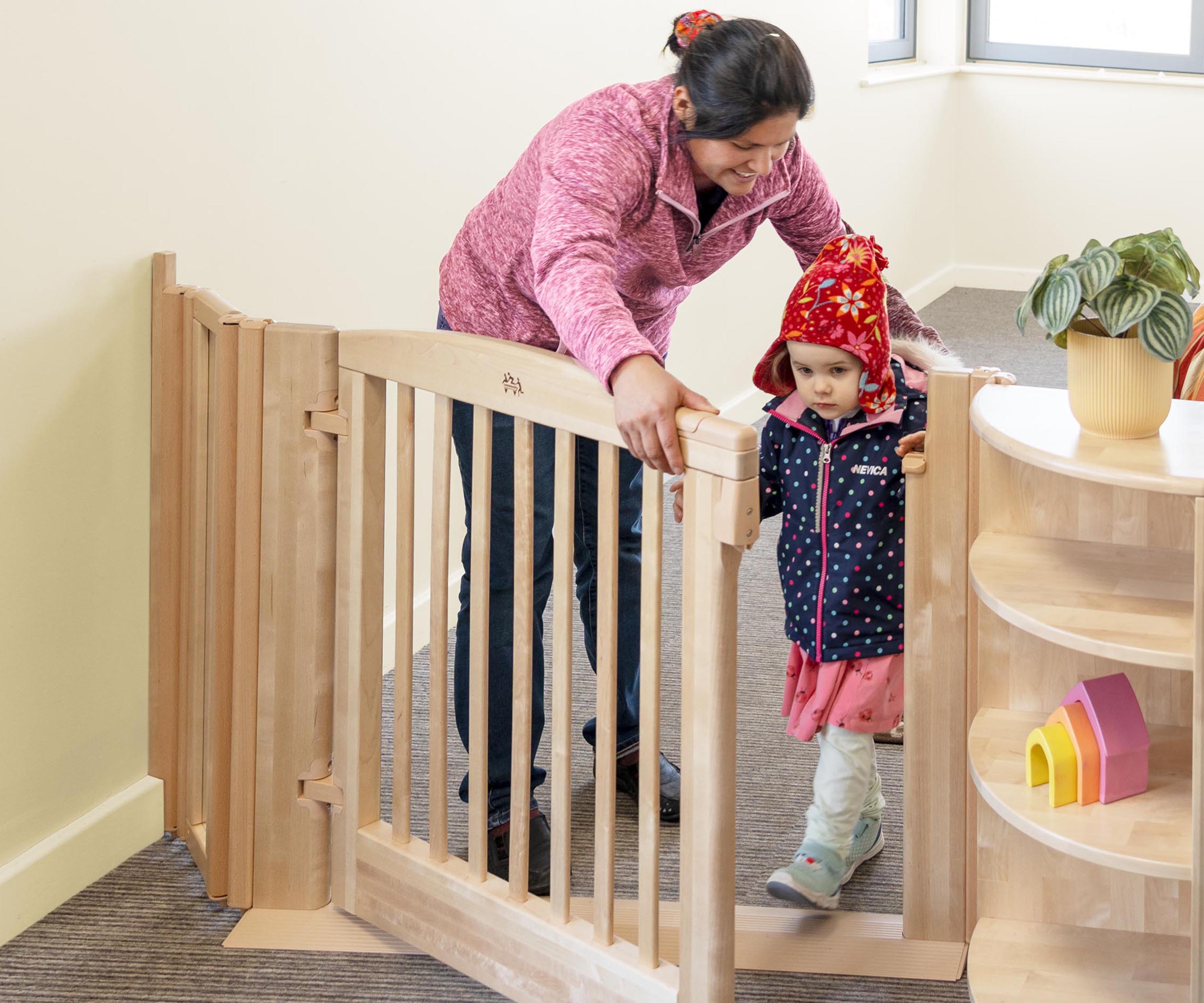 Adjustable Roomscapes gate