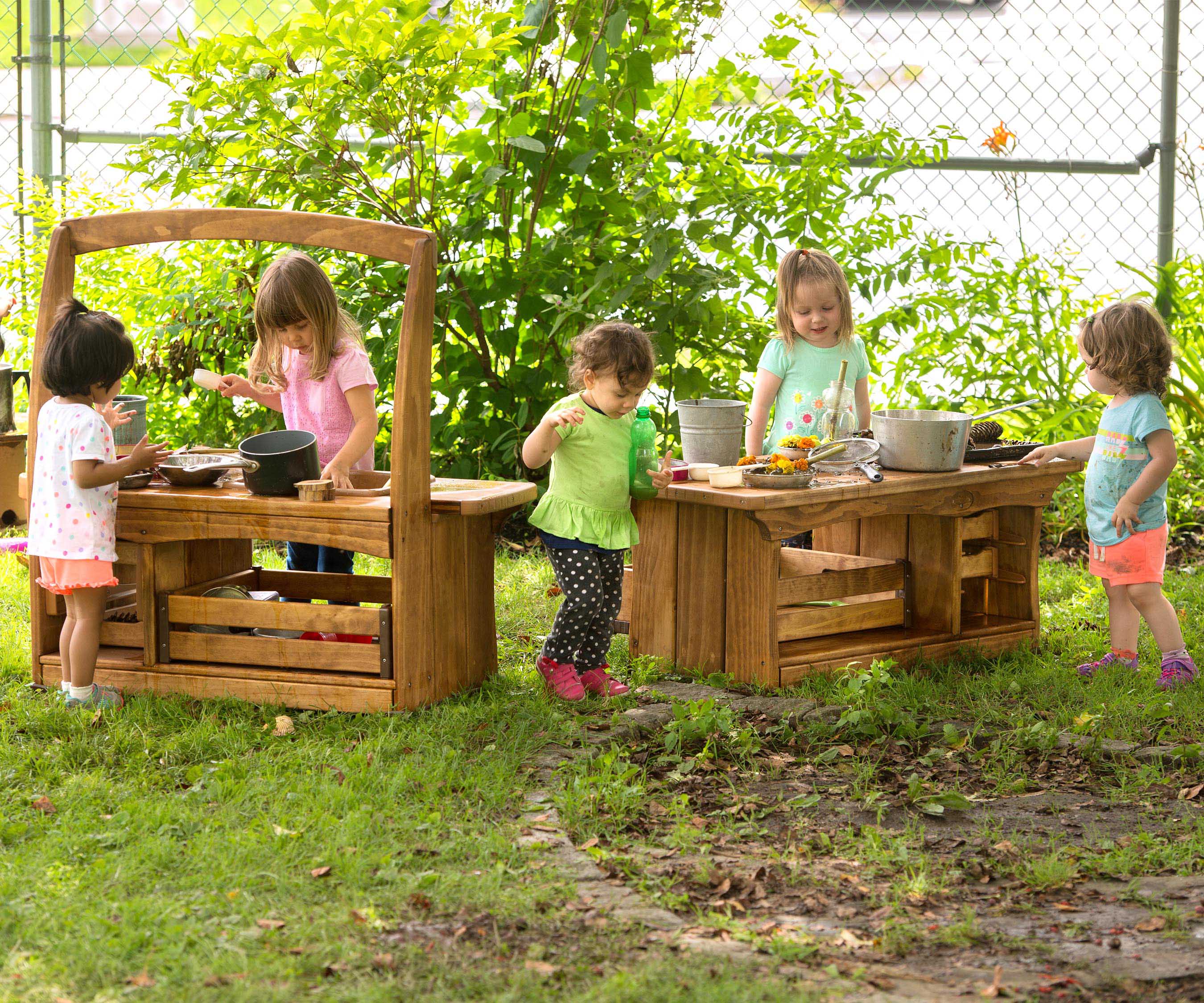 Outlast kitchenette | Mud kitchen for toddlers