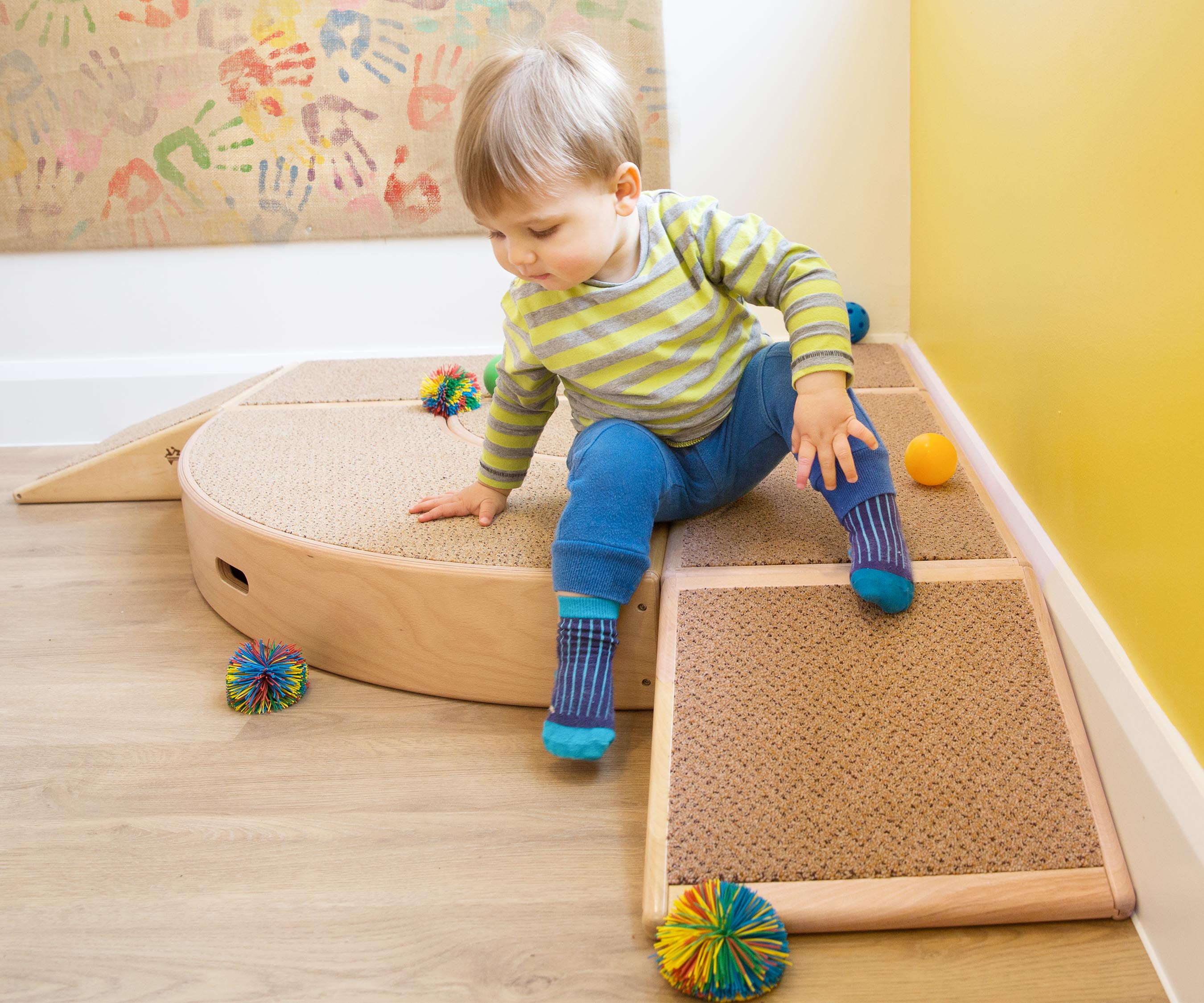 Large corner stage set