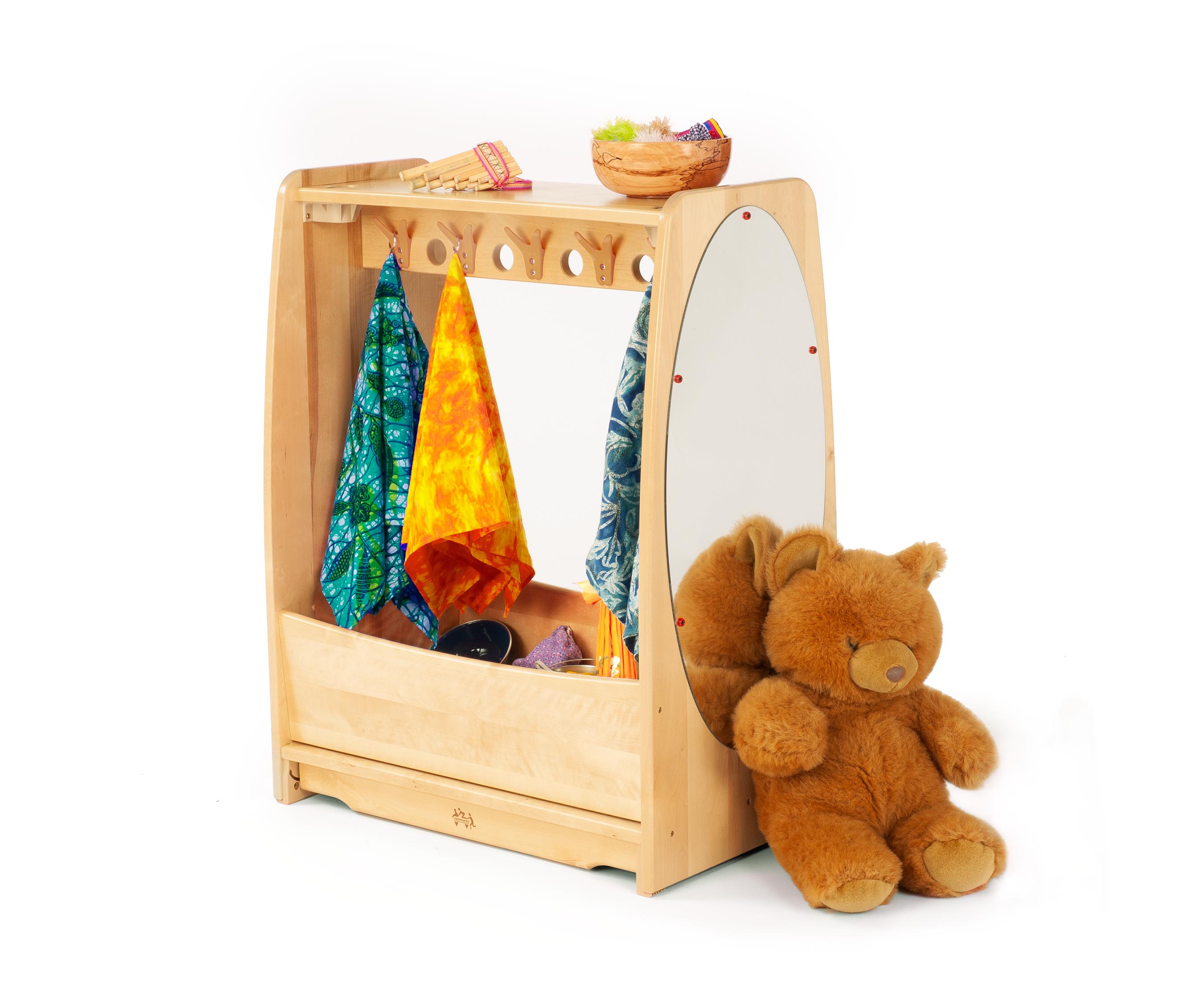 Compact dress-up unit